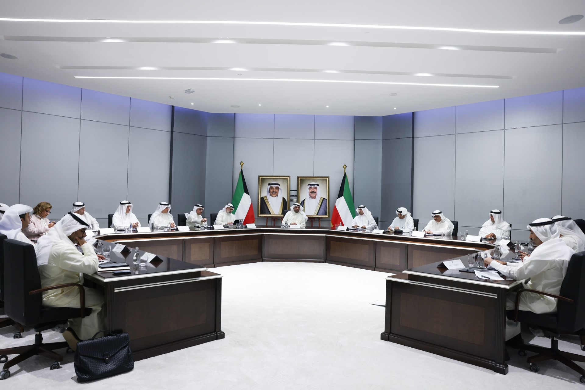 KUNA : Kuwait FM looks into global developments with assistants