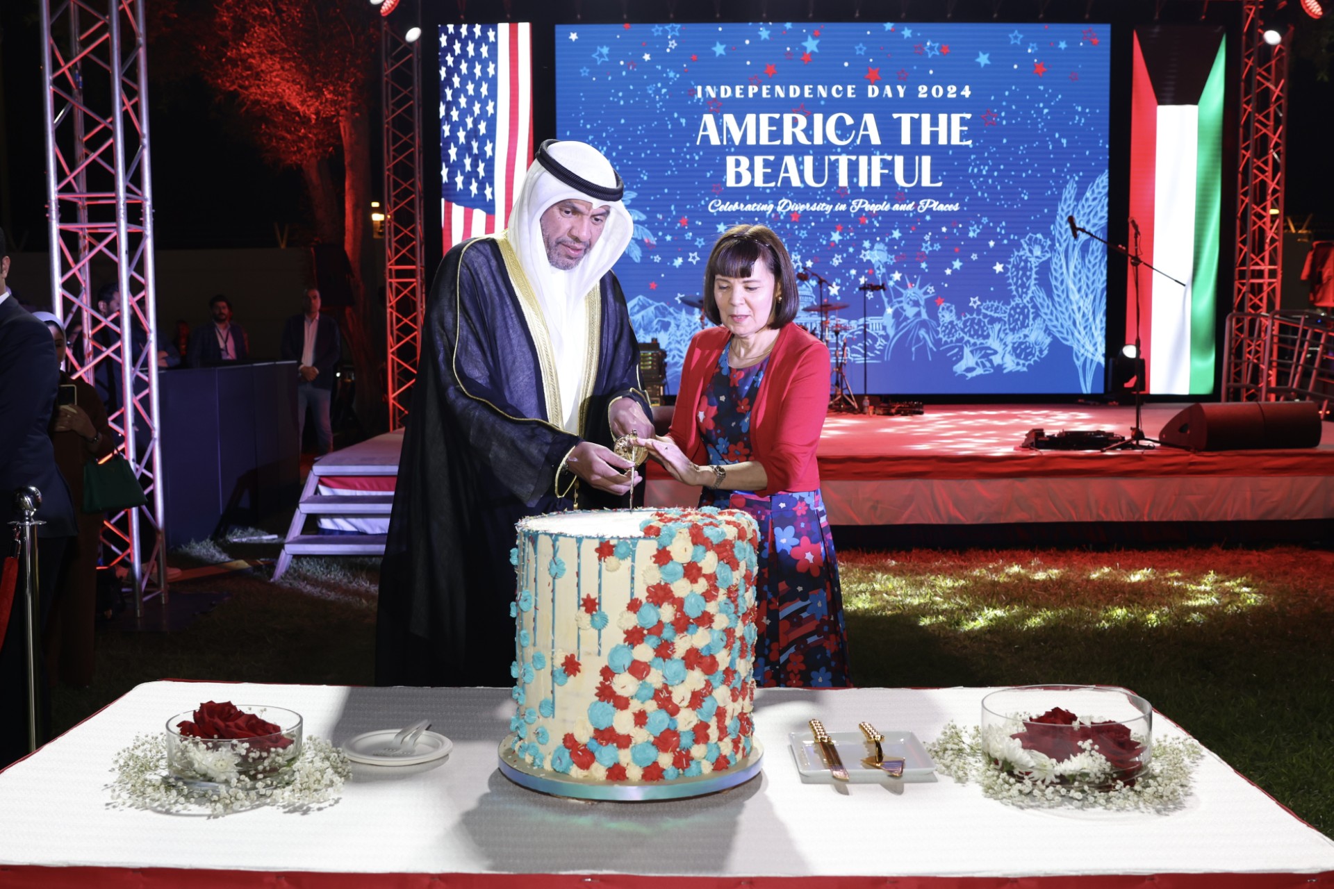 KUNA : Kuwait FM participates in ceremony marking the US National Day