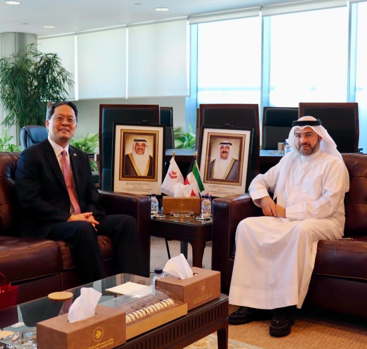 كونا : رئيس (الطيران المدني) يبحث مع سفير كوريا الجنوبية سبل تعزيز ...