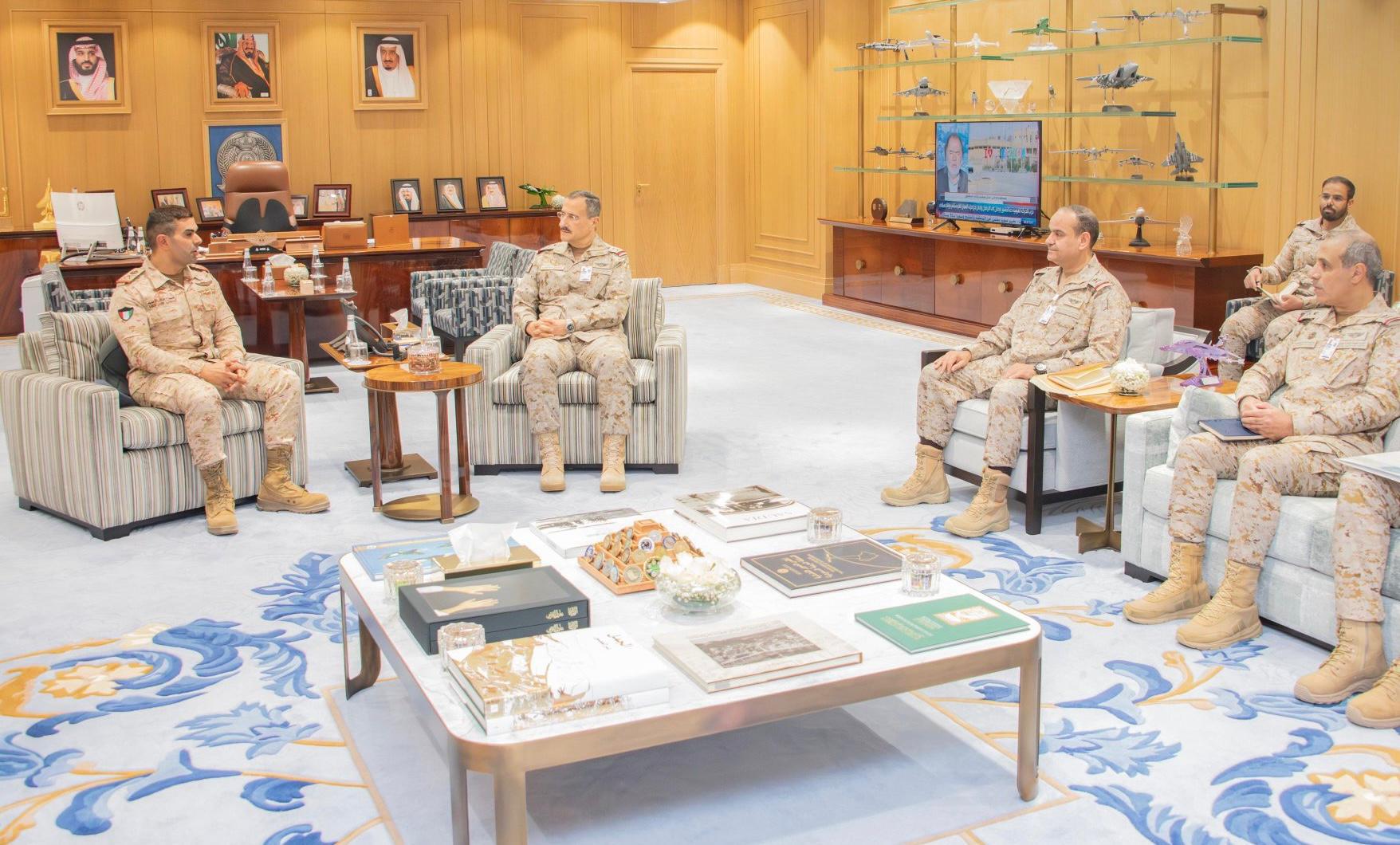 KUNA : Kuwait, Saudi Arabia mull over boosting military cooperation
