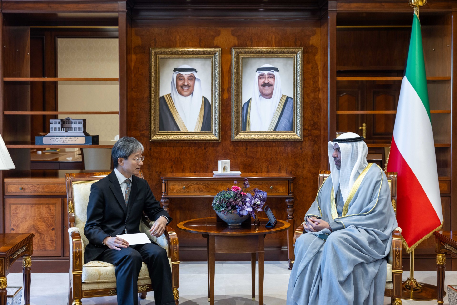 KUNA : Kuwait FM receives credentials of new ambs. - Politics - 09/12/2024