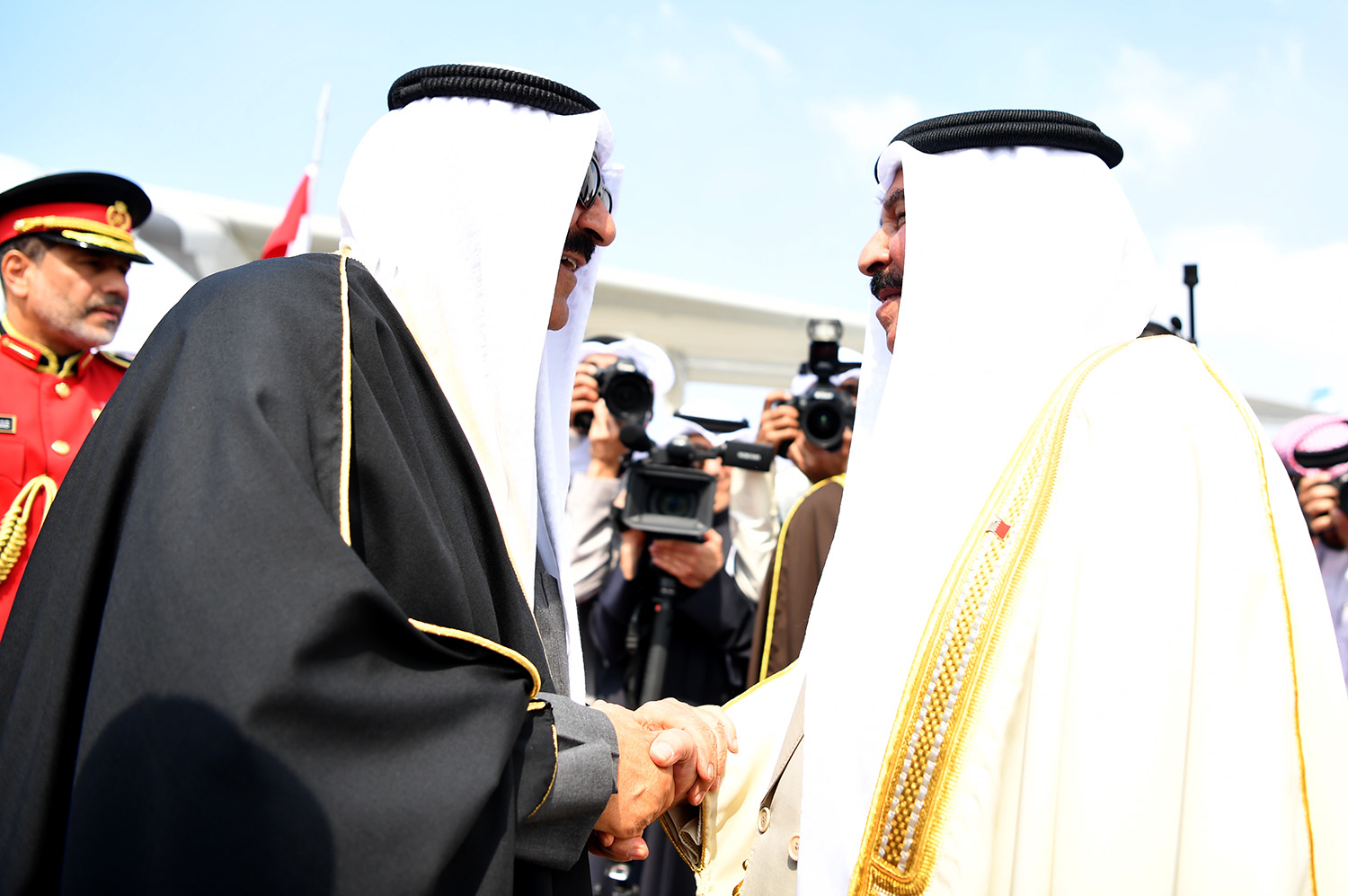 KUNA : Kuwait Amir arrives in Bahrain on state visit - diwan - 13/02/2024