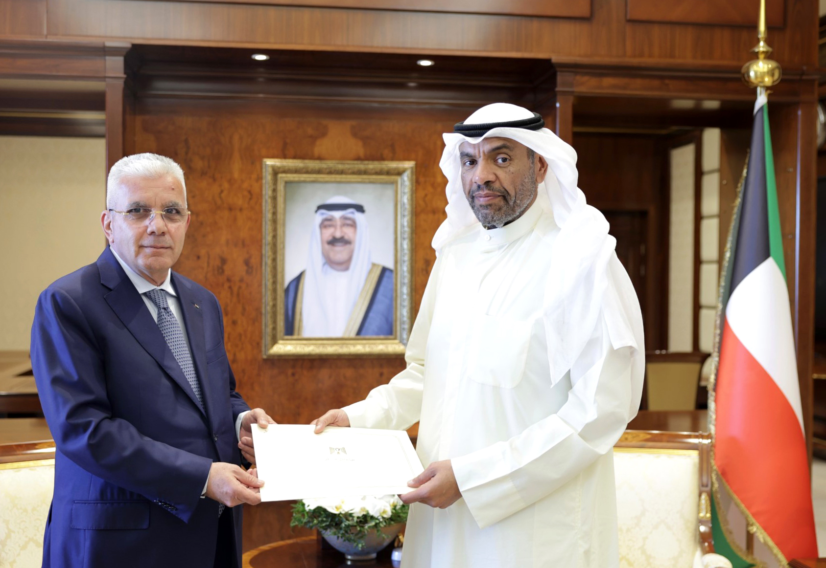 كونا : Kuwait FM receives letter on developments from Palestinian FM
