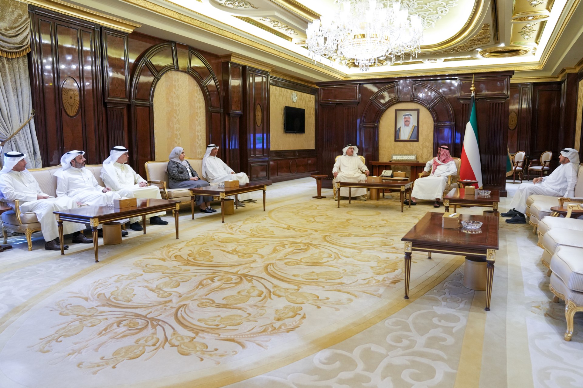 KUNA : Kuwait PM urges protecting public funds, sovereignty of law