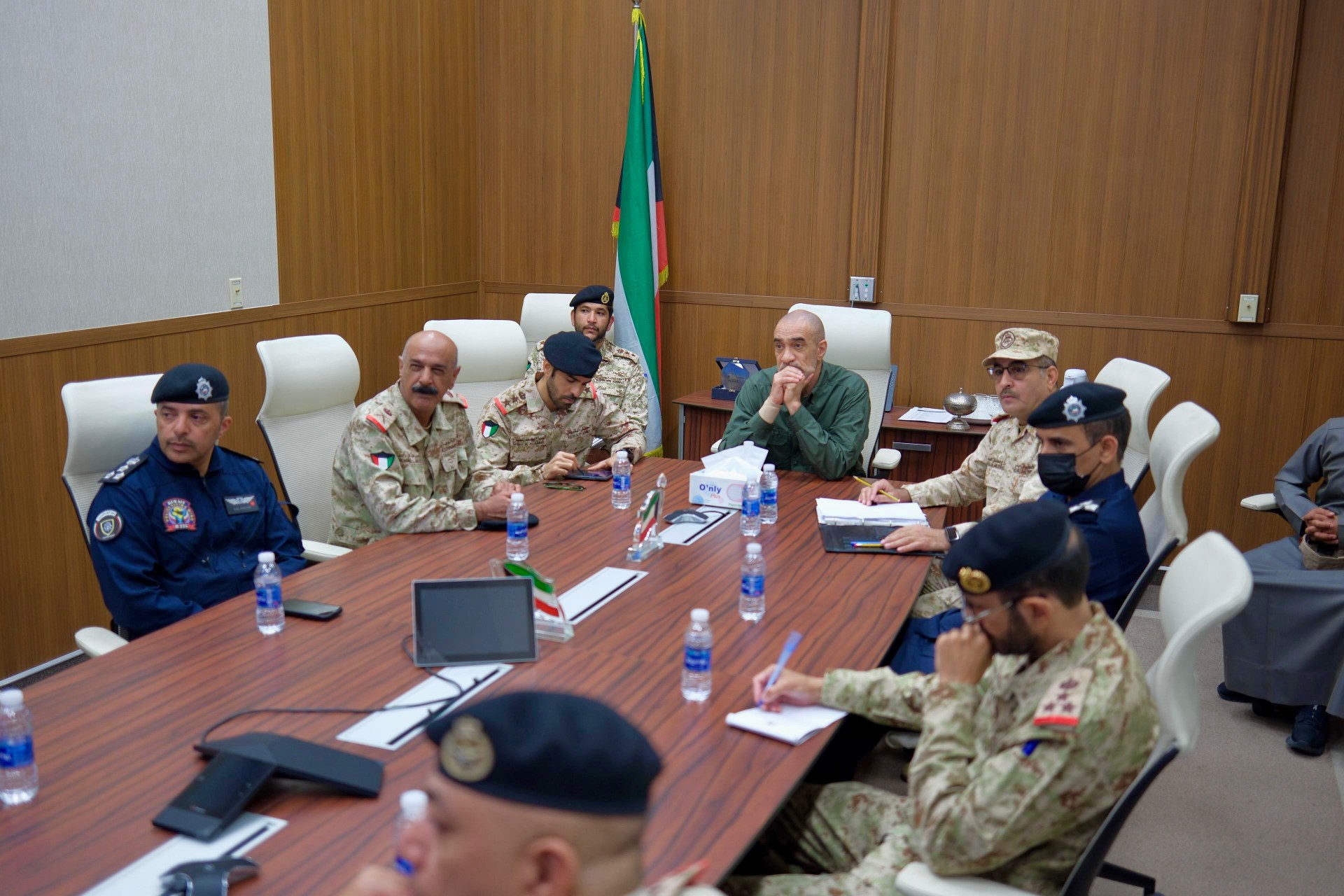 KUNA : Deputy PM inspects islands, military, security sites N. Kuwait