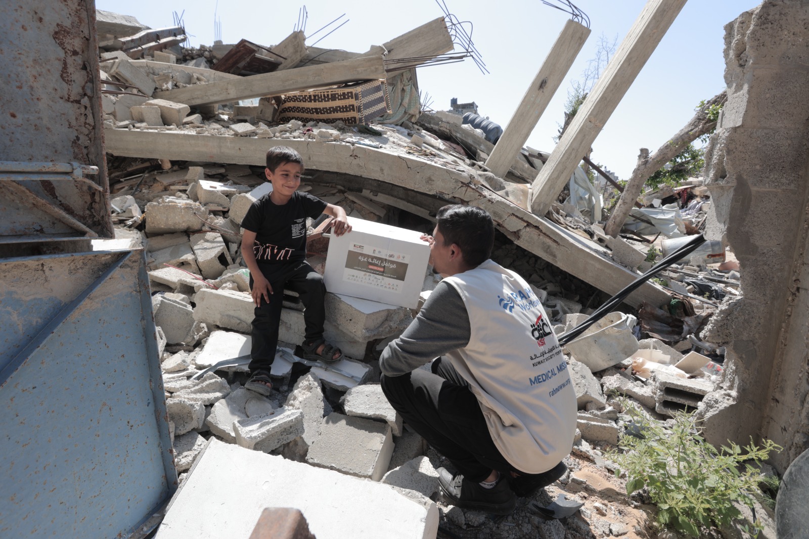 KUNA : Kuwait-funded aid convoy reaches N. Gaza