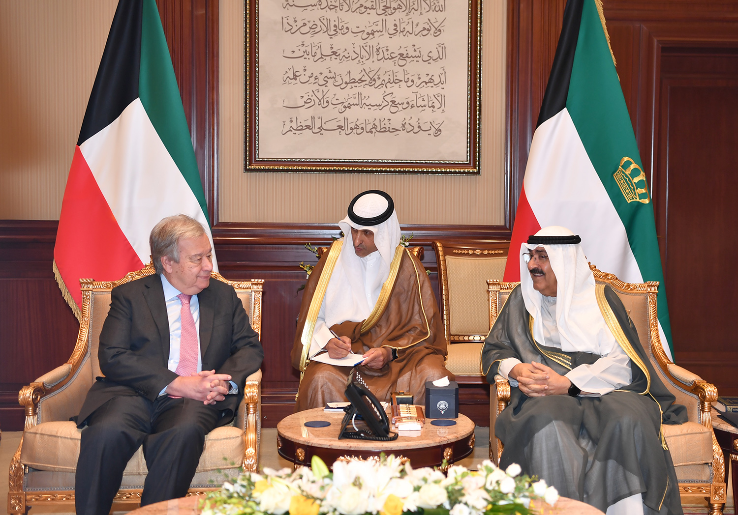 كونا : Kuwait Amir receives UN's Antonio Guterres