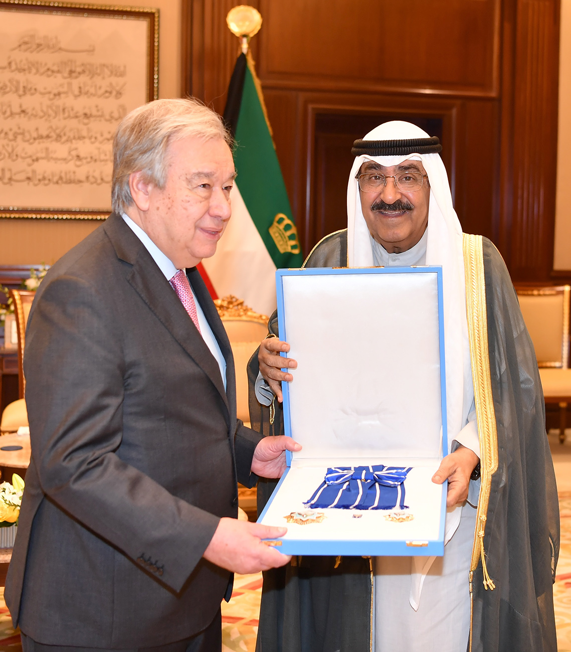 كونا : Kuwait Amir receives UN's Antonio Guterres