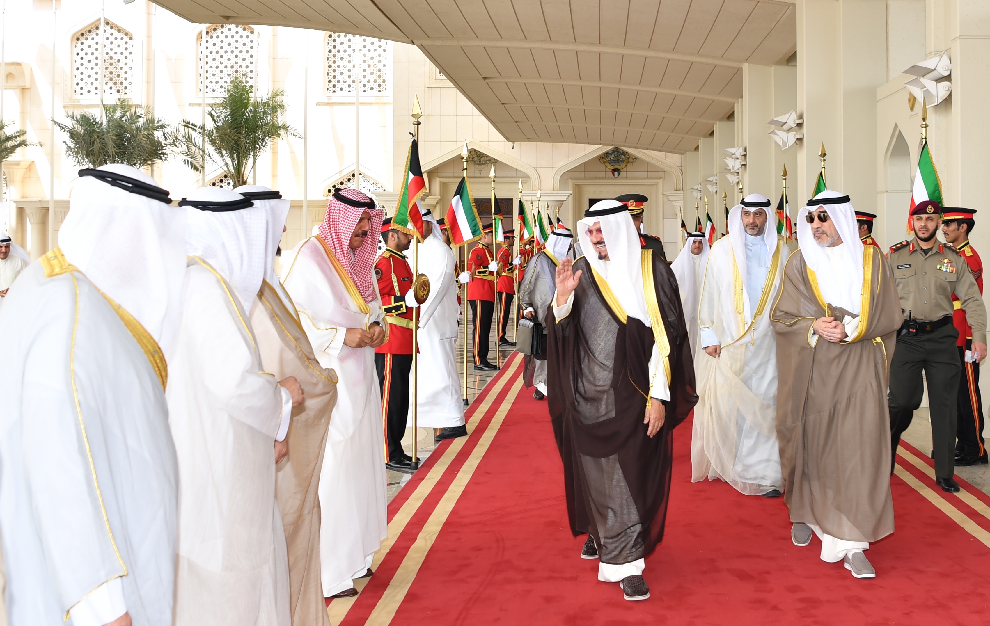 KUNA : Representing Kuwait Amir, PM heads to Bahrain to attend Arab Summit