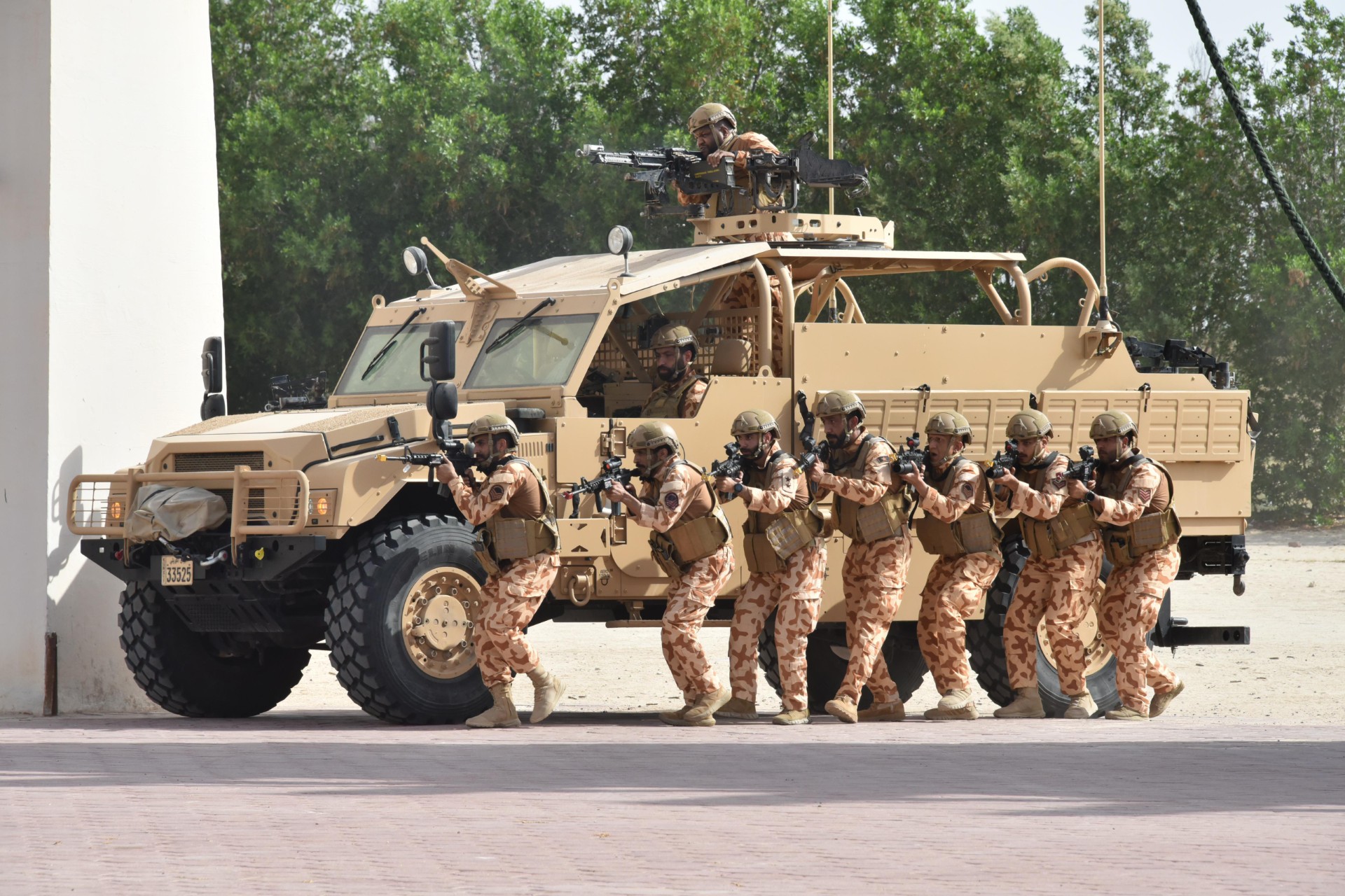 KUNA : Kuwait Chief of Staff urges military personnel to dedicate ...