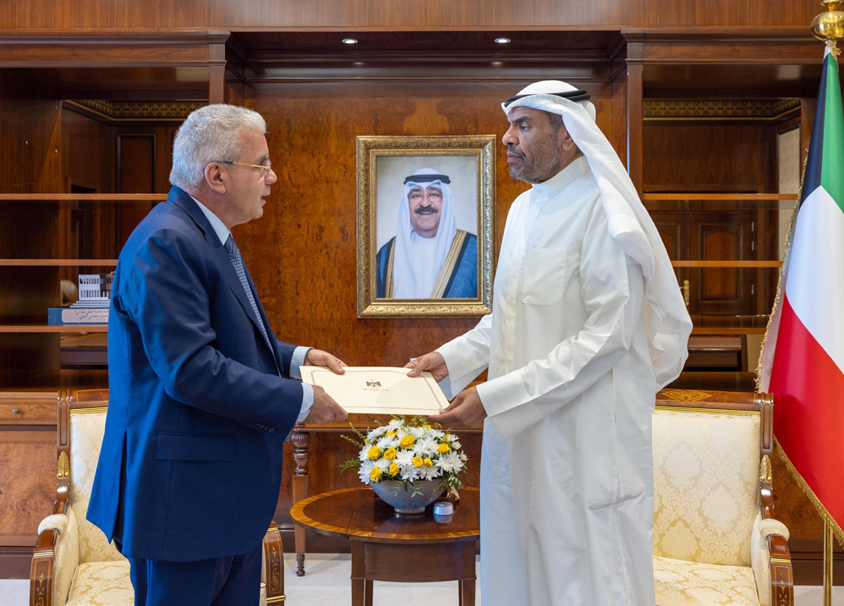 KUNA : Kuwait Amir receives letter from Palestine Pres. - diwan - 27/05 ...