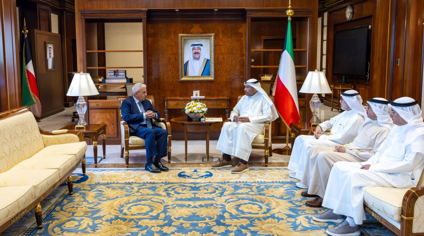 KUNA : Kuwait Amir receives letter from Palestine Pres. - diwan - 27/05 ...