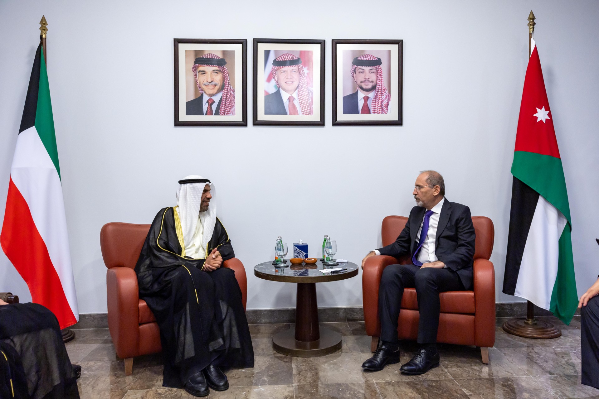 KUNA : Kuwait Amir's Rep. meets Jordanian FM