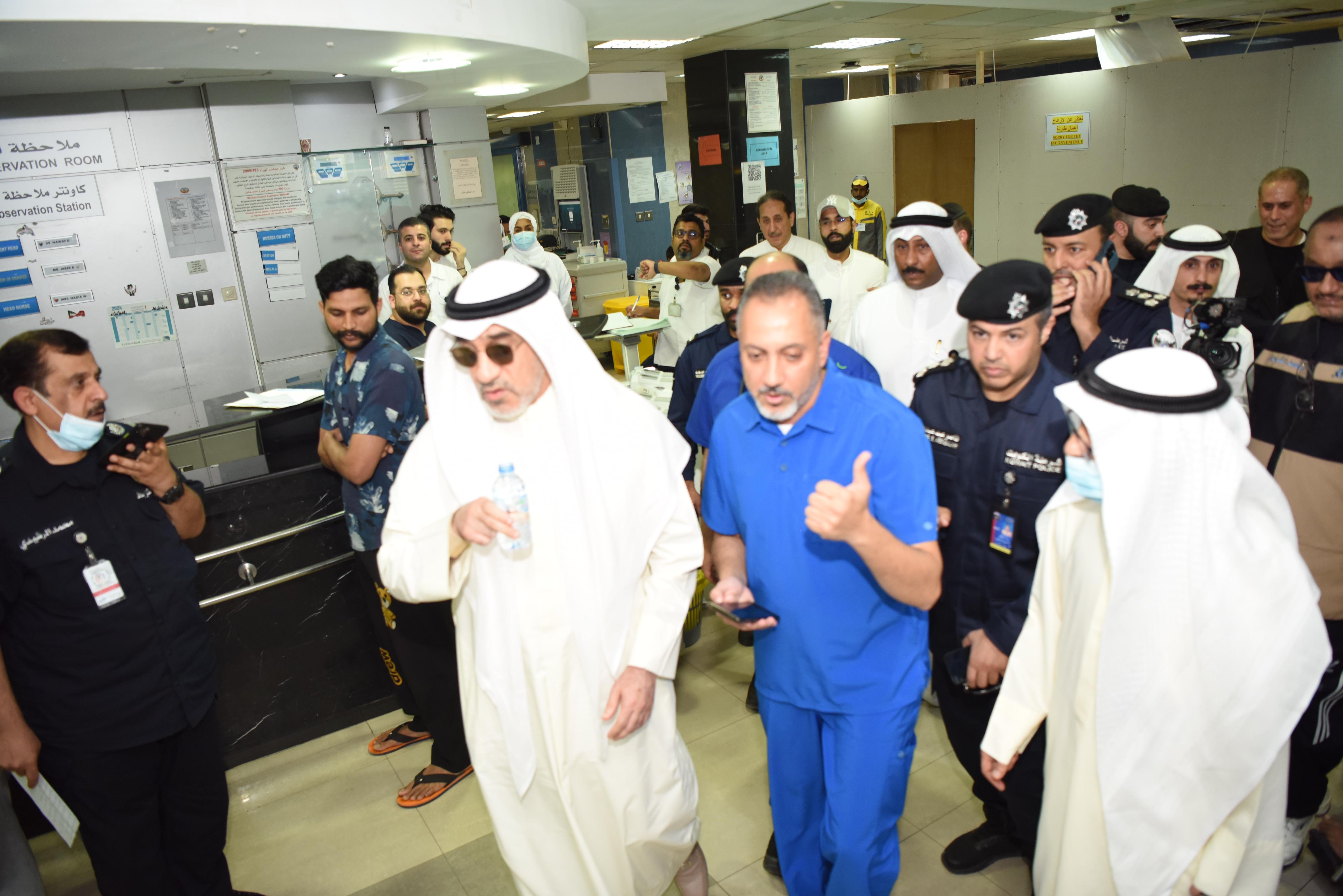 كونا : Le ministre de l’Intérieur rend visite aux blessés de l’incendie ...