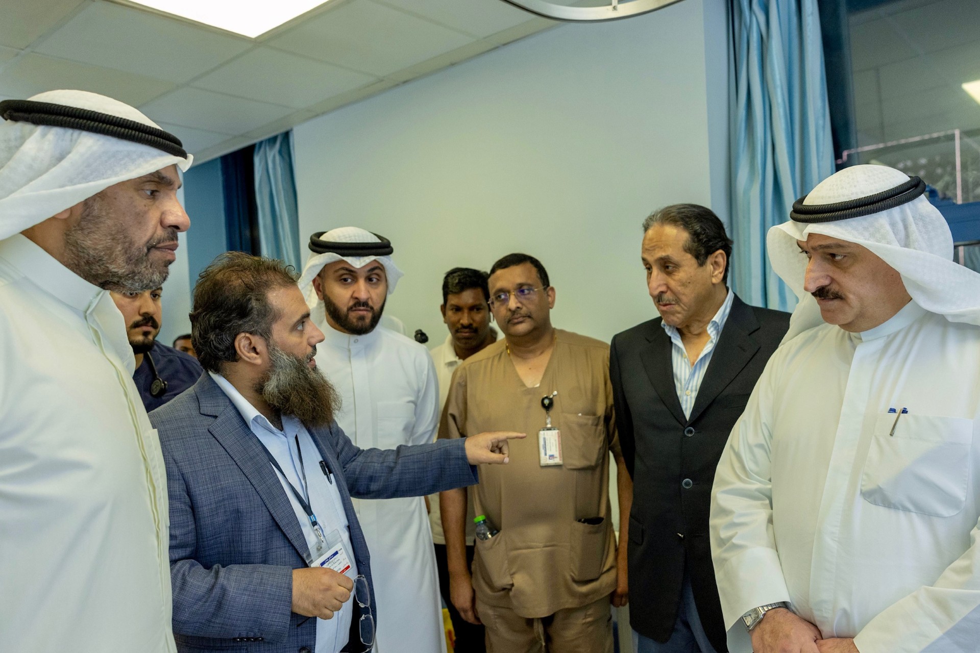 كونا : Kuwait FM, Health Minister visit wounded people in Al-Mangaf blaze