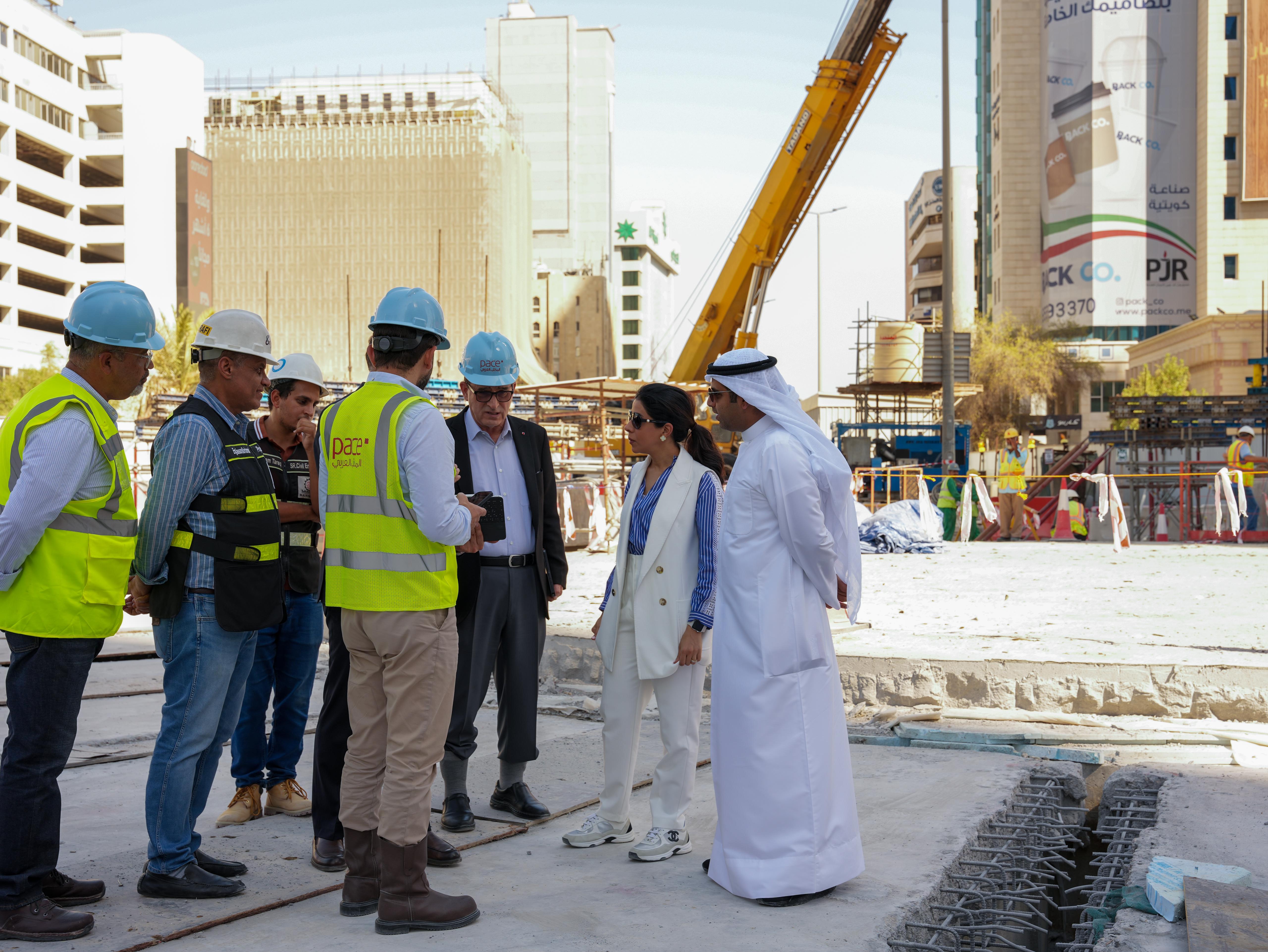 KUNA : Kuwait Min. of Municipal Affairs tours Darwazat Abdulrazzaq project