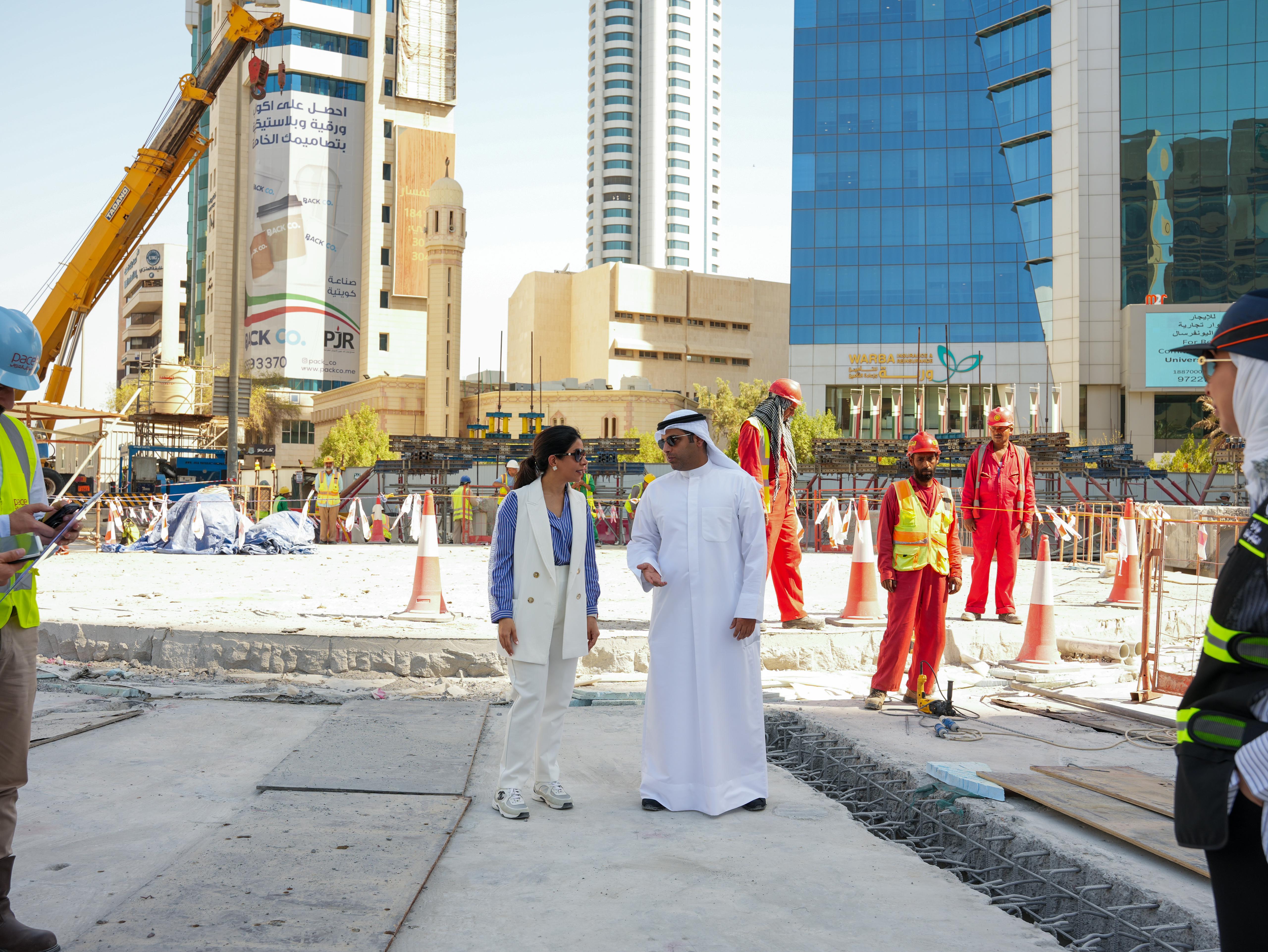 KUNA : Kuwait Min. of Municipal Affairs tours Darwazat Abdulrazzaq project