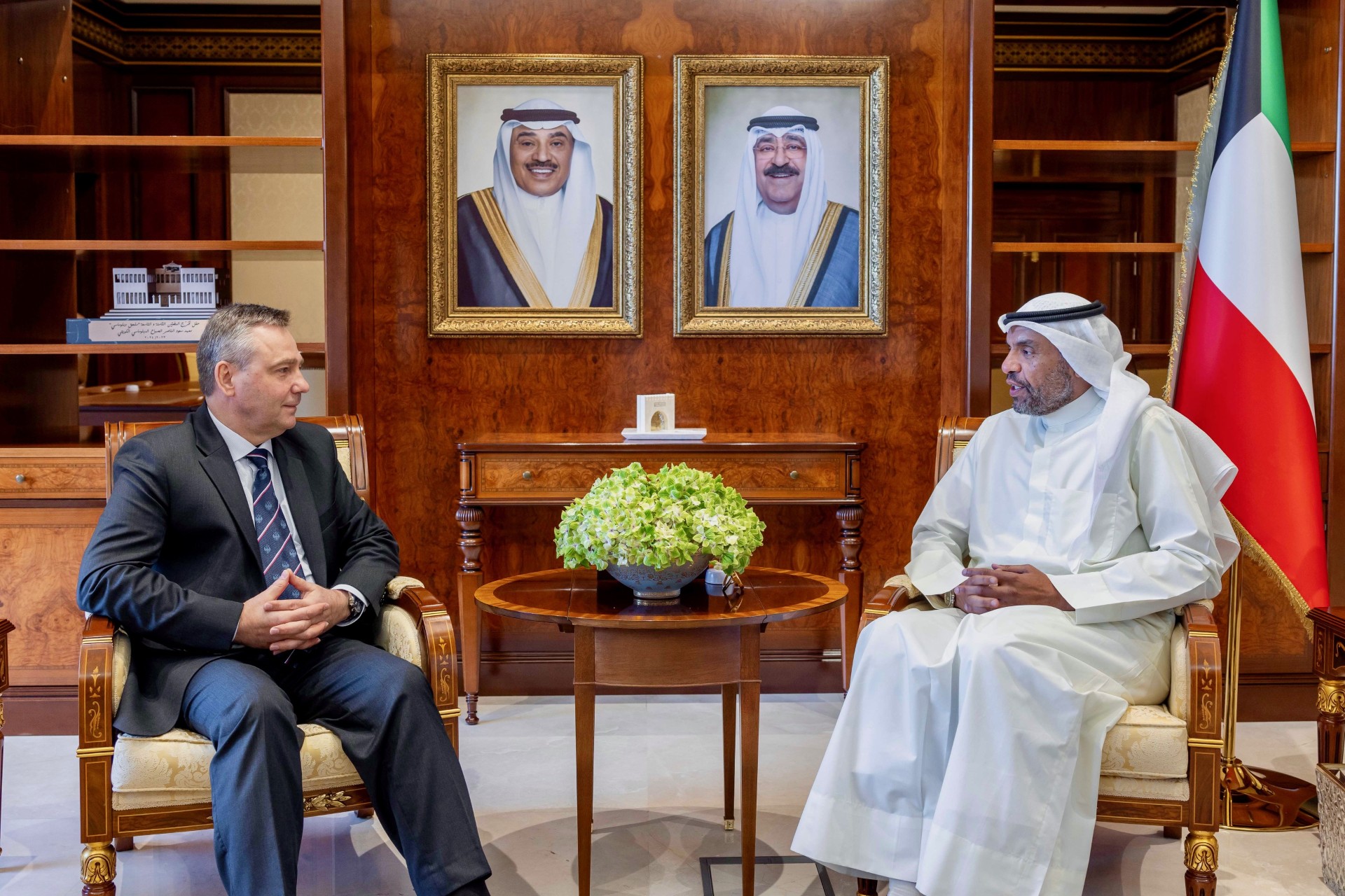 كونا : Kuwait FM receives Russian Amb. discussing booting ties