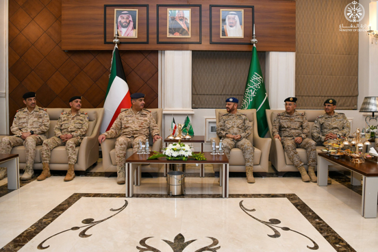 KUNA : Kuwaiti, Saudi Chiefs of Staff discuss enhancing coop.