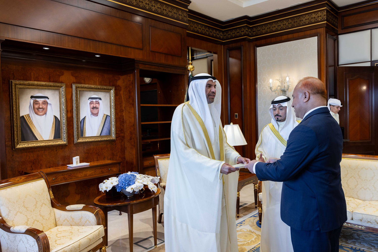 كونا : Kuwait FM receives credentials of new Bangladesh Amb.