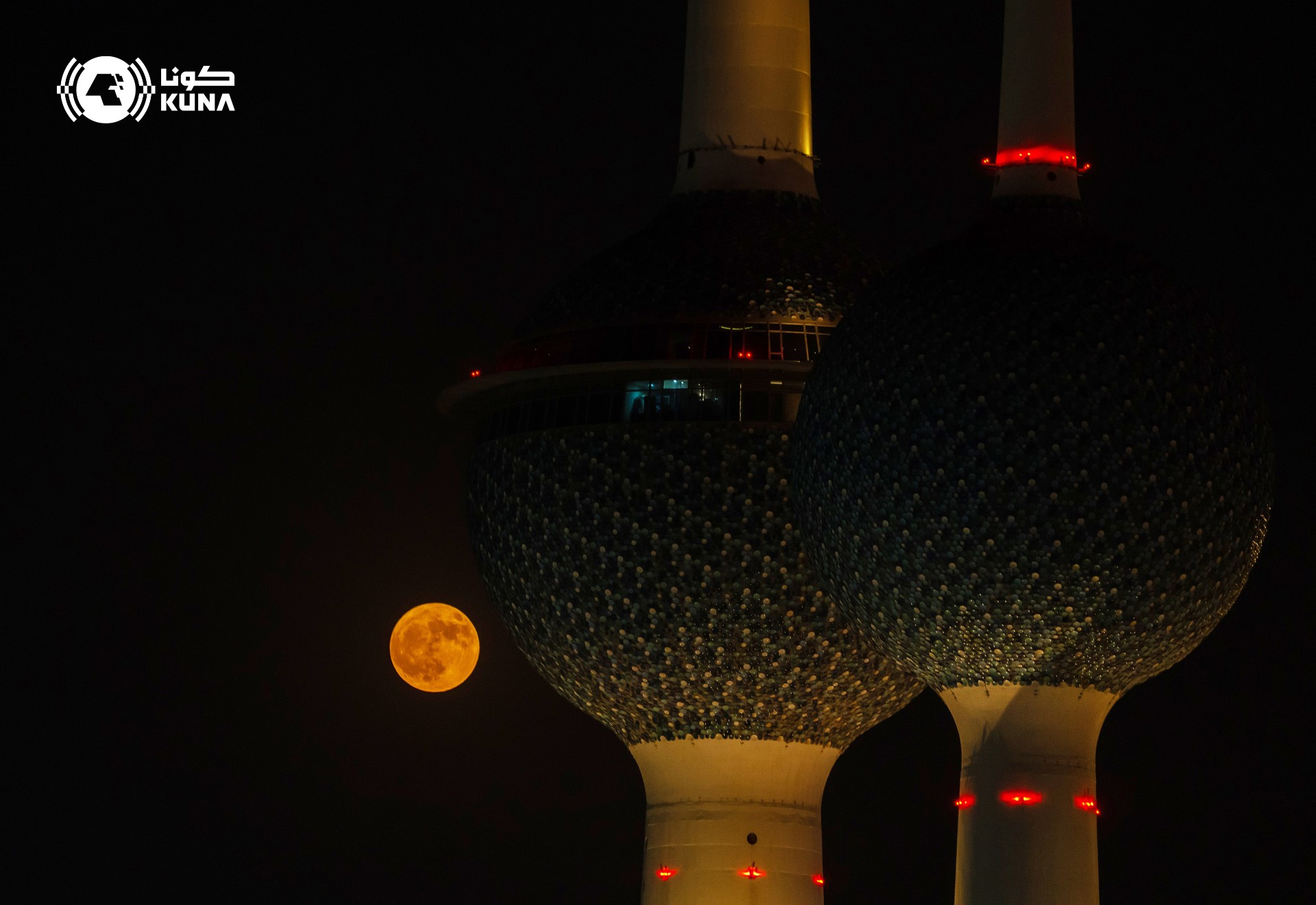 كونا : (القمر العملاق) يزيد جمال سماء الكويت بهاء ويتماهى شامخا مع ...