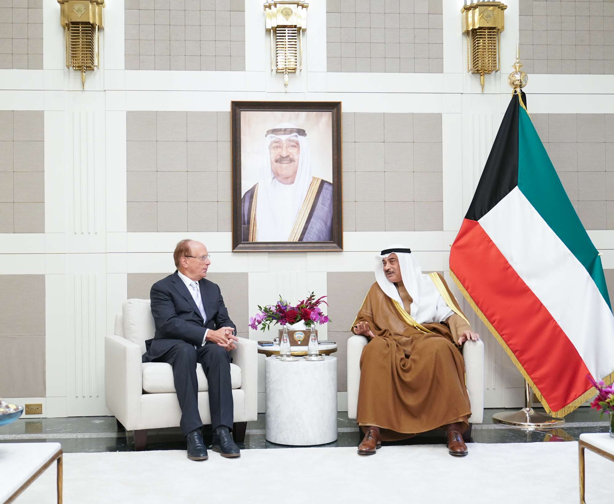KUNA : Kuwait Amir's Rep. receives Blackrock chief in New York