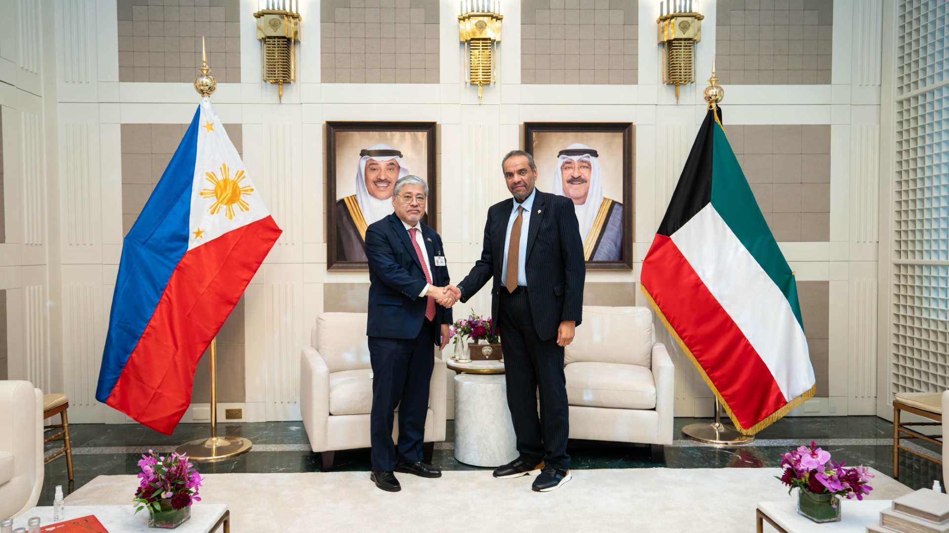 KUNA : Kuwait FM meets with Philippine counterpart in New York