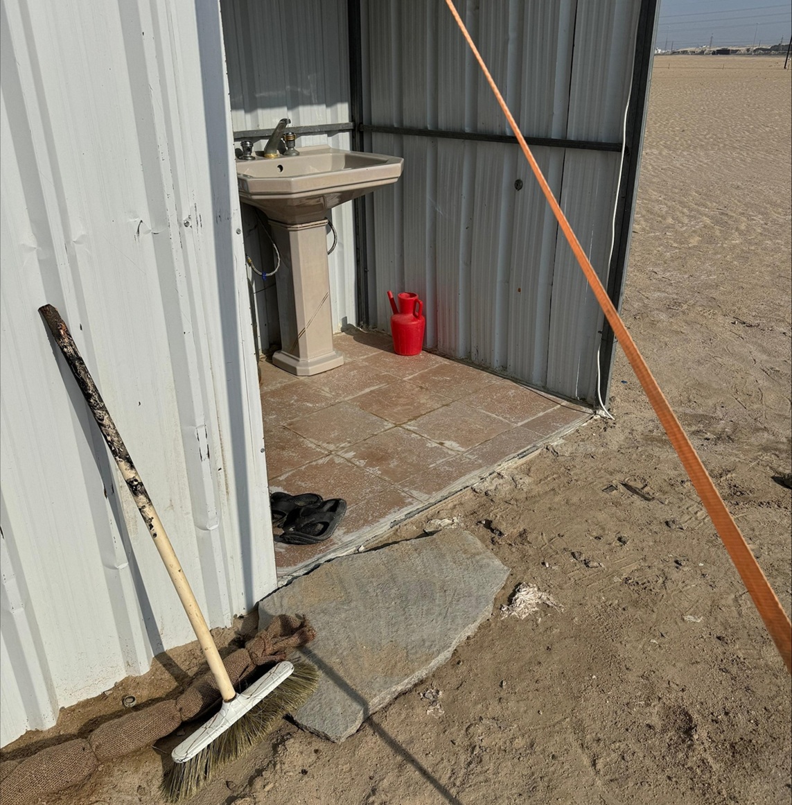 KUNA : Kuwait environment authority penalizes environmentally ...