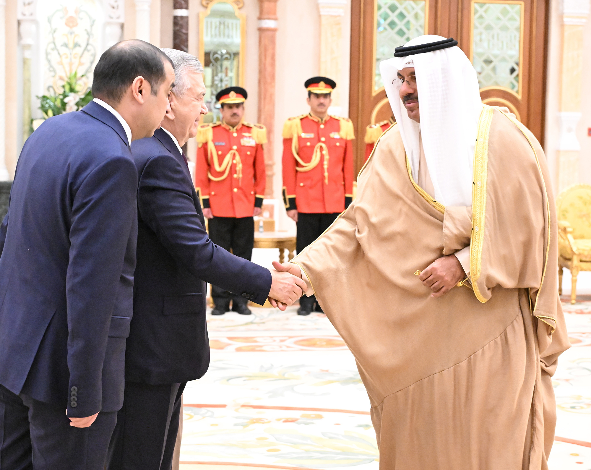 KUNA : Kuwait Amir holds luncheon in honor of visit Uzbek Pres., delegation