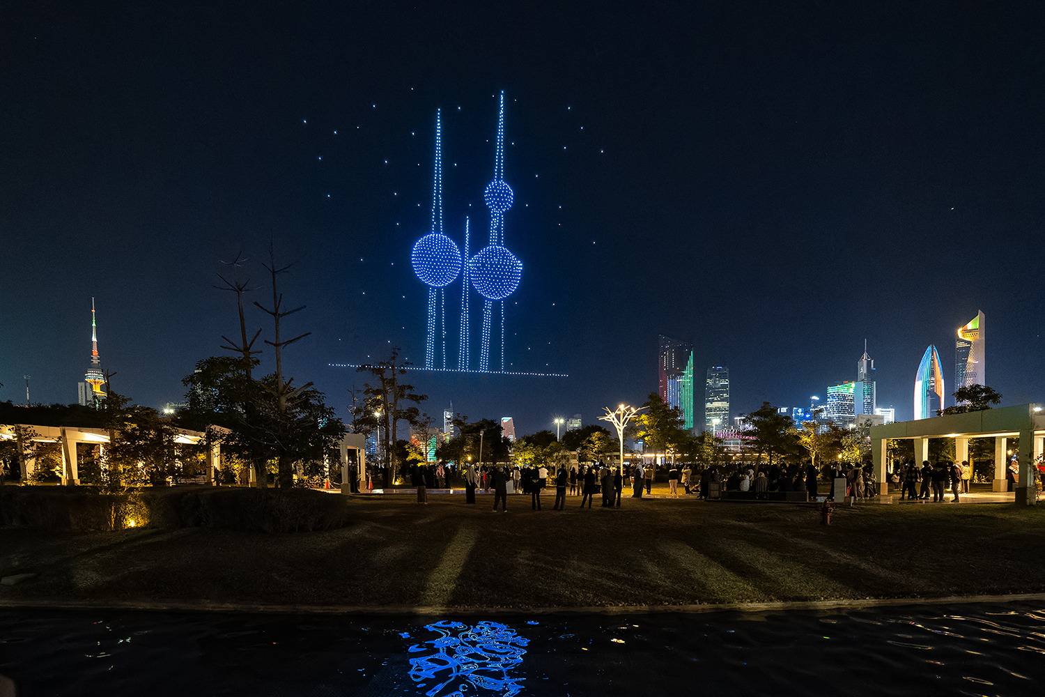 كونا : عرض لطائرات الدرون يزين سماء الكويت ضمن احتفالات الأعياد الوطنية