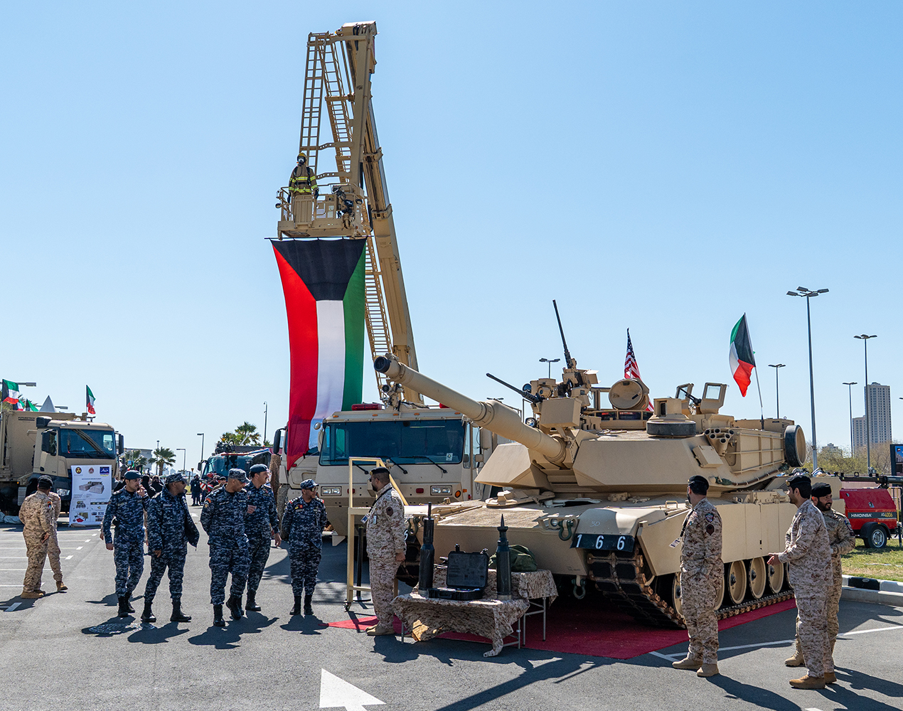 KUNA : Kuwait military exhibition celebrating nat'l holiday launches in ...