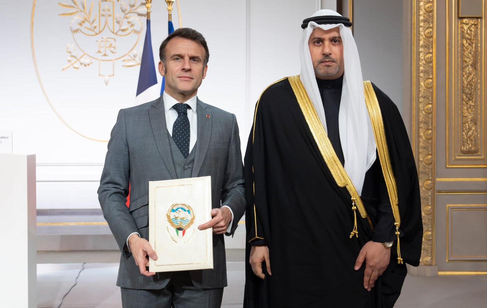كونا : L’ambassadeur Abdallah Al-Chahine présente ses lettres de créance au président Macron ...